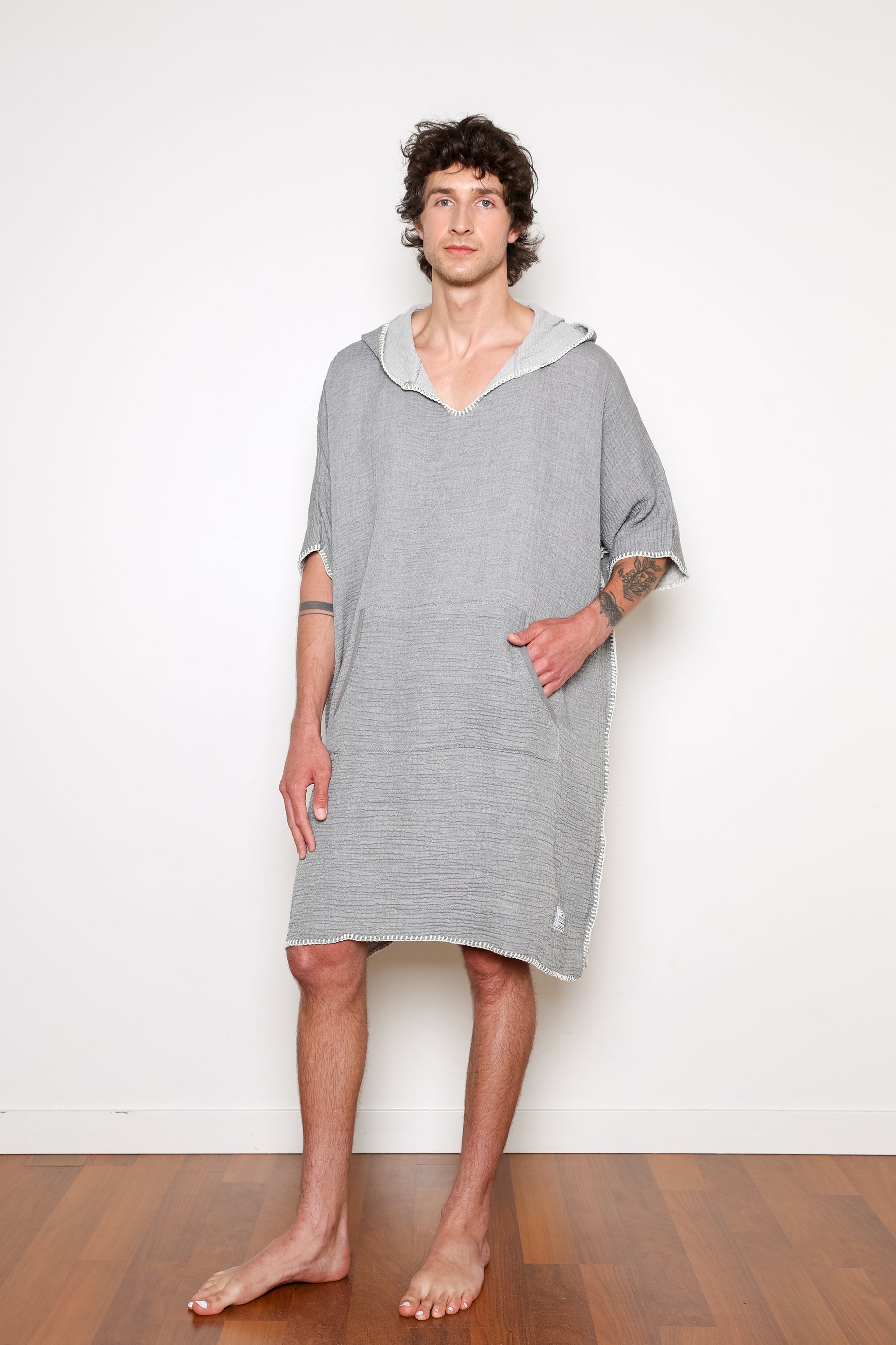 THE COCOON Men's Muslin Surf Poncho – Tofino Towel Co.